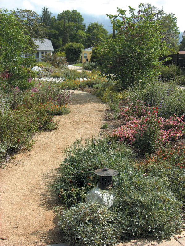 Pacific Horticulture | History of the West in an Altadena Garden